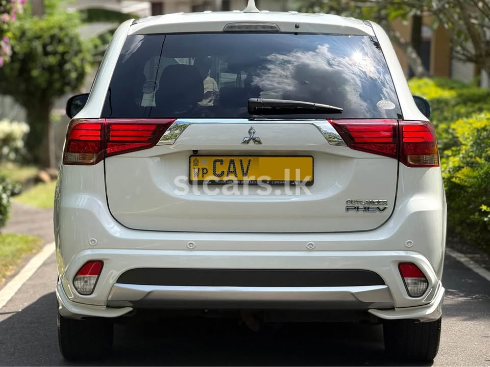 SL CARS (PVT) LTD | Mitsubishi Outlander